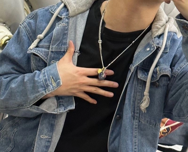 Value-priced Louis Vuitton Necklaces