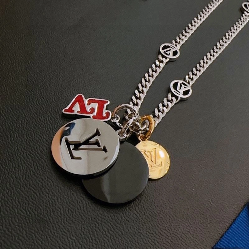Value-priced Louis Vuitton Necklaces