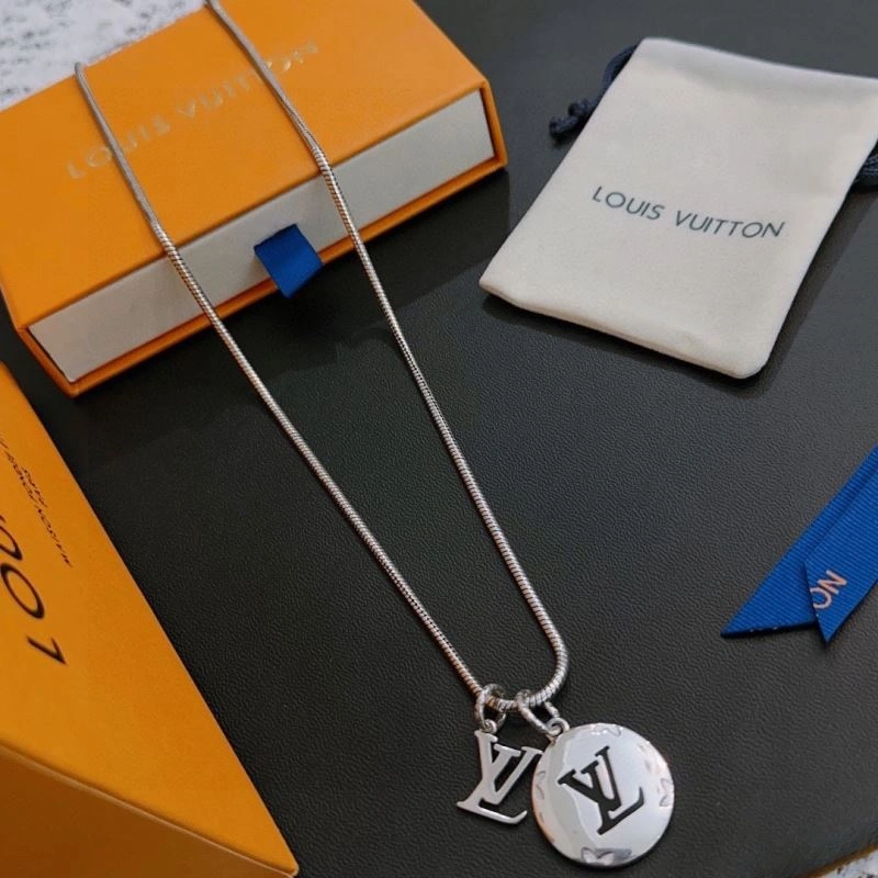 Factory-made Louis Vuitton Necklaces