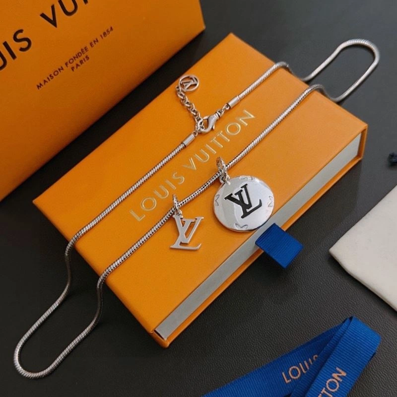 Factory-made Louis Vuitton Necklaces
