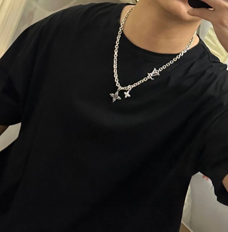 Cut-rate Louis Vuitton Necklaces