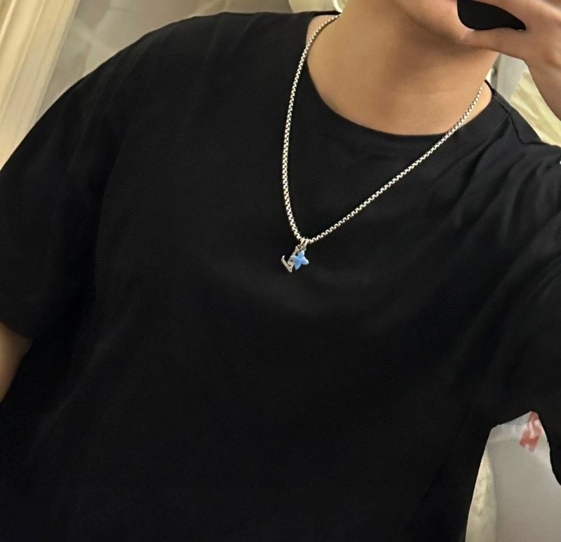 Reasonably priced Louis Vuitton Necklaces