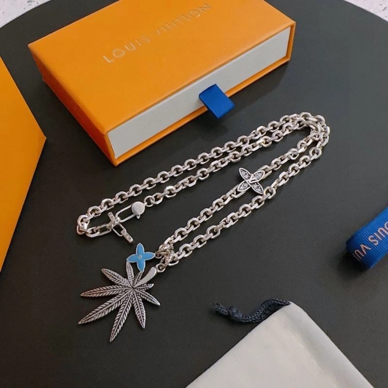 Brand-authenticated Louis Vuitton Necklaces