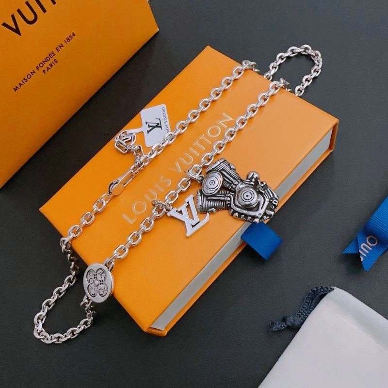 Cut-rate Louis Vuitton Necklaces