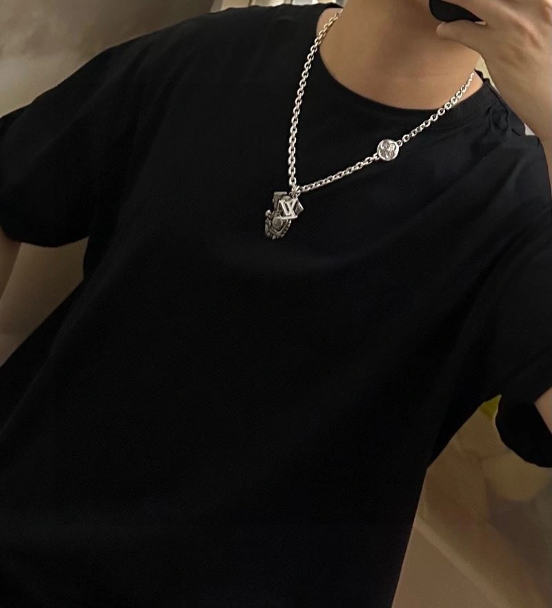 Cut-rate Louis Vuitton Necklaces