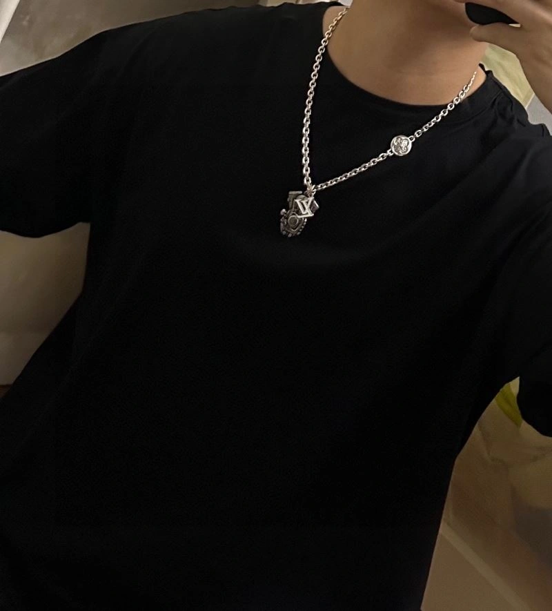Cut-rate Louis Vuitton Necklaces