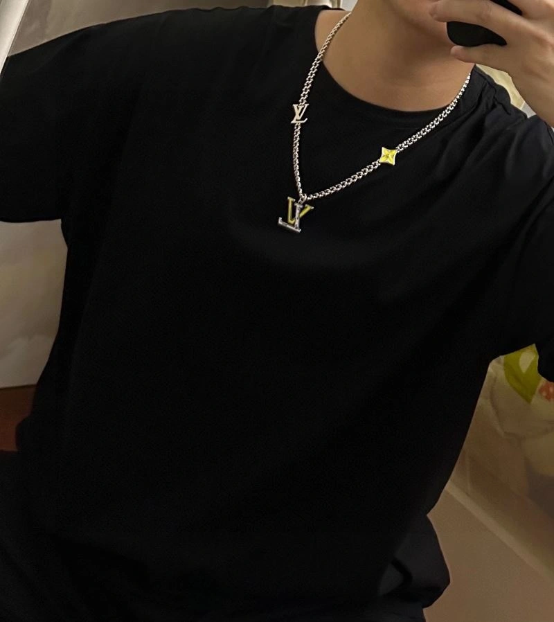 Reasonably priced Louis Vuitton Necklaces