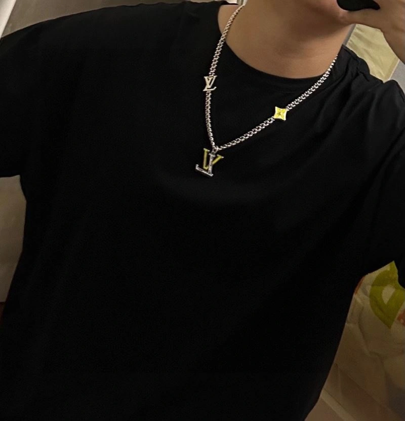 Reasonably priced Louis Vuitton Necklaces