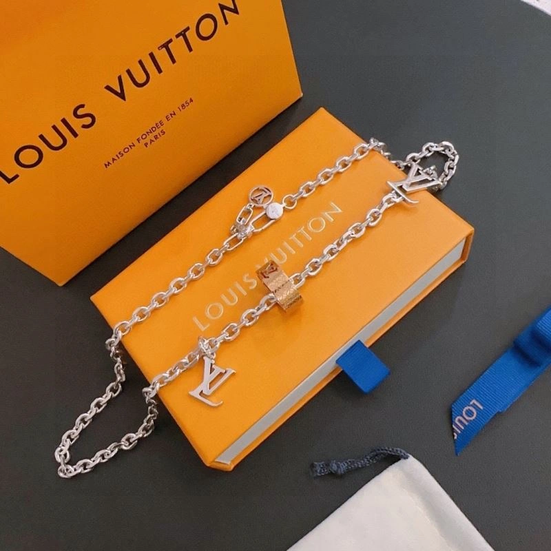 High fidelity Louis Vuitton Necklaces