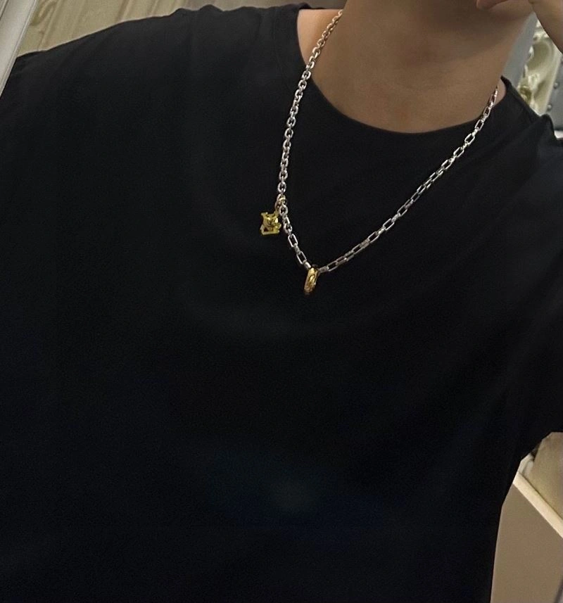 Value-priced Louis Vuitton Necklaces