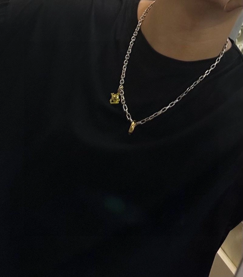 Value-priced Louis Vuitton Necklaces