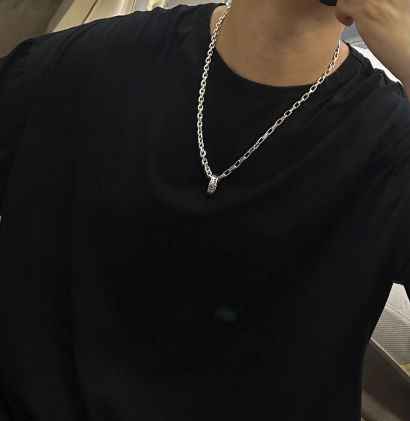 Top mirror Louis Vuitton Necklaces