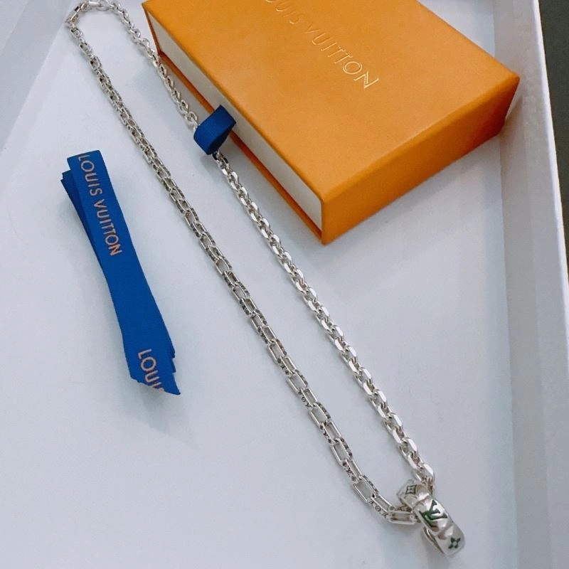 Top mirror Louis Vuitton Necklaces