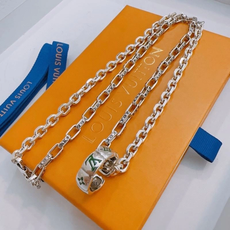 Top mirror Louis Vuitton Necklaces