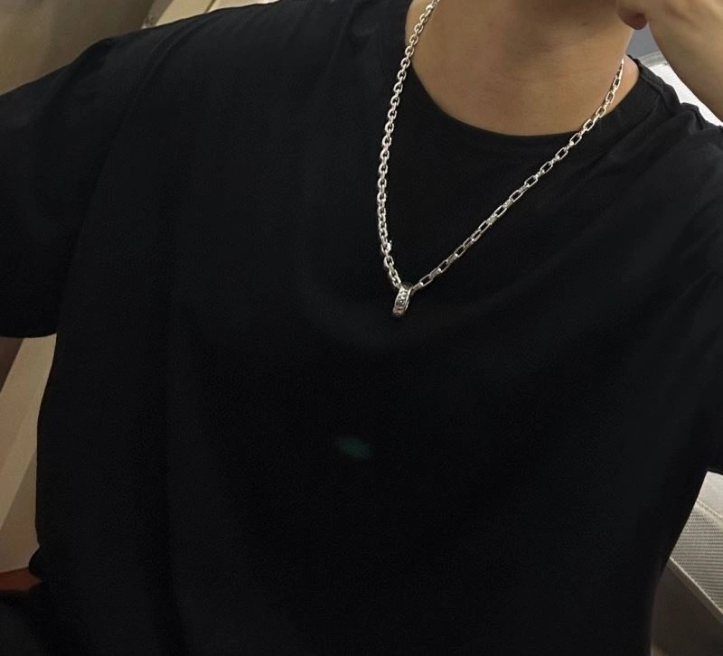Top mirror Louis Vuitton Necklaces
