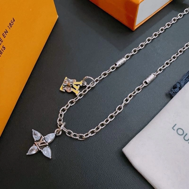 Top mirror Louis Vuitton Necklaces