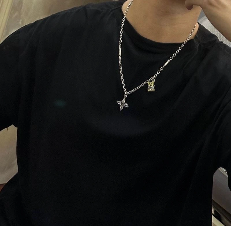 Top mirror Louis Vuitton Necklaces