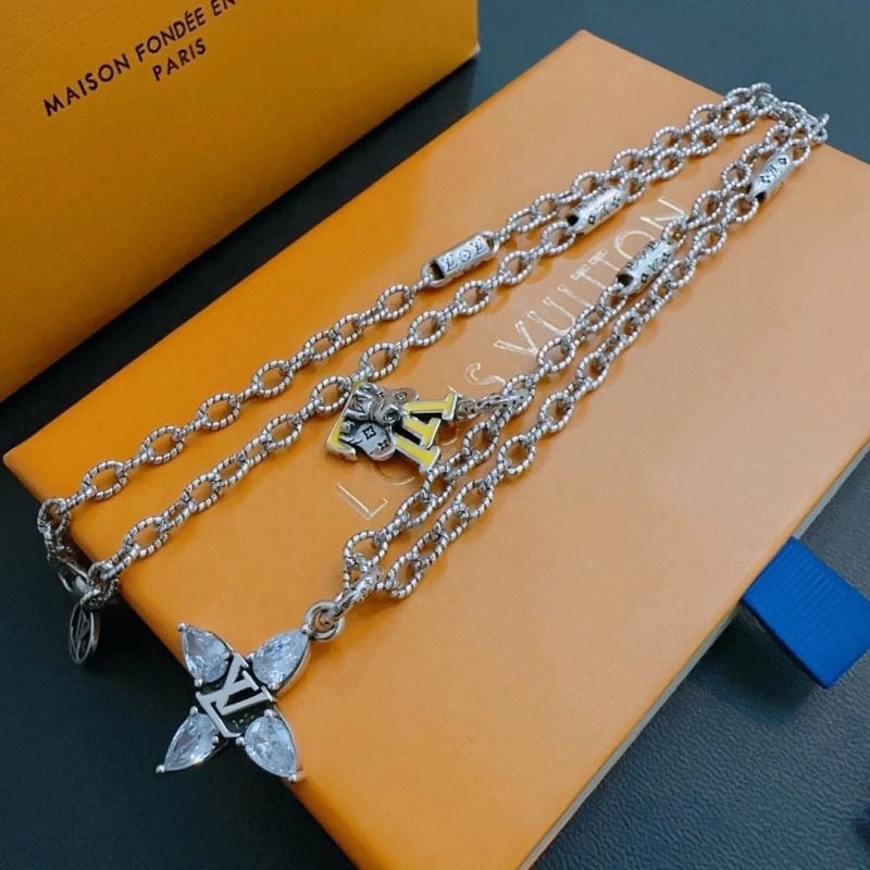 Top mirror Louis Vuitton Necklaces