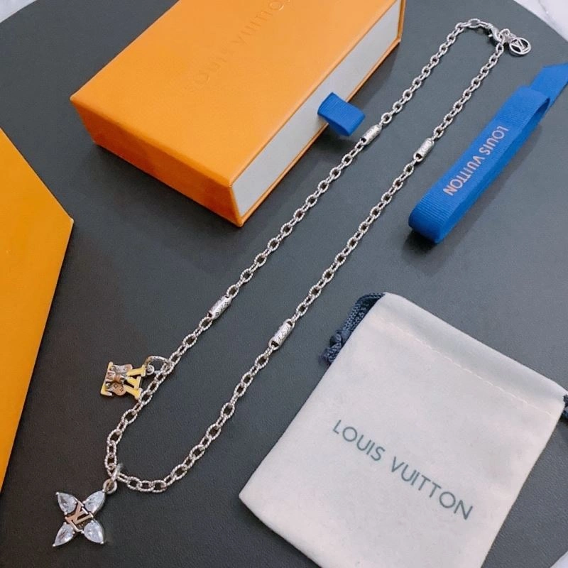 Top mirror Louis Vuitton Necklaces
