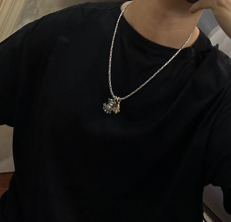 Economical Louis Vuitton Necklaces
