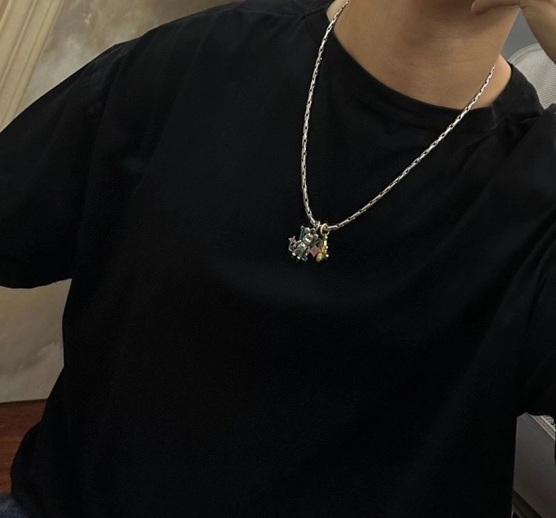 Economical Louis Vuitton Necklaces