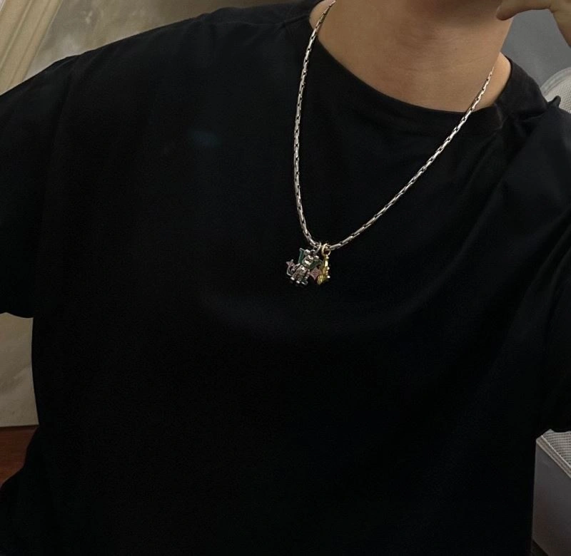 Economical Louis Vuitton Necklaces