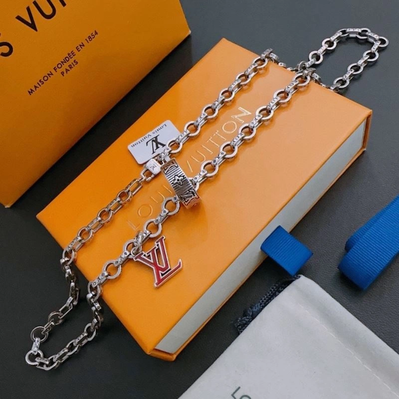 Inexpensive Louis Vuitton Necklaces