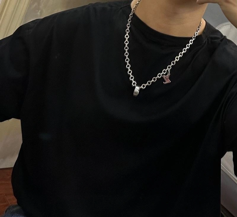 Inexpensive Louis Vuitton Necklaces