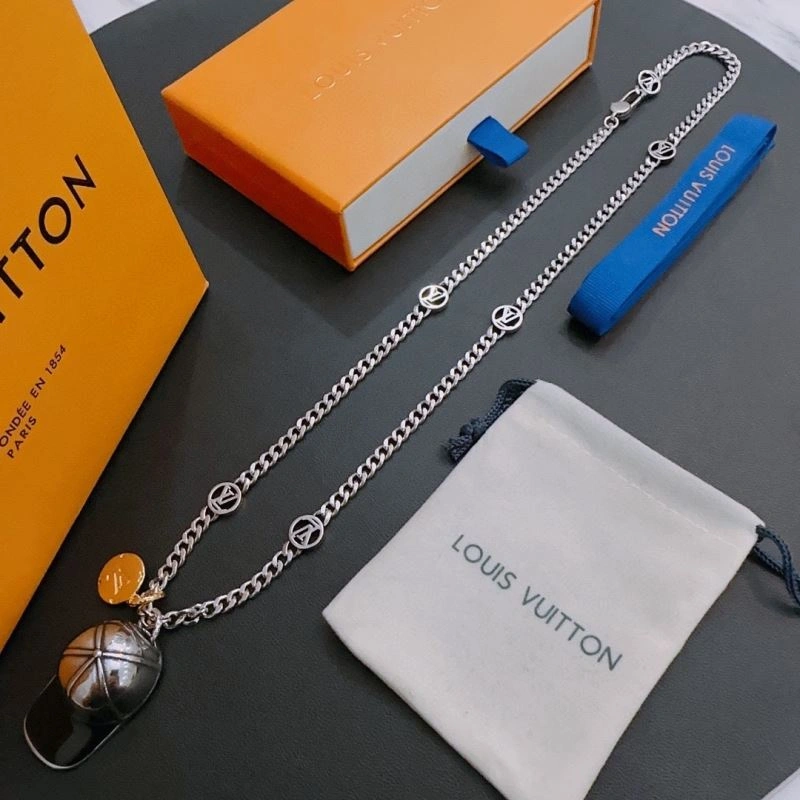 Discounted Louis Vuitton Necklaces