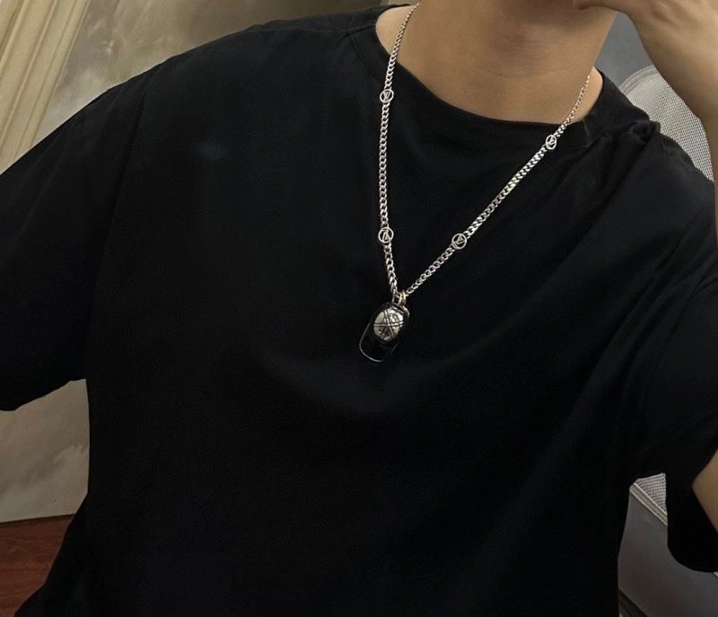 Discounted Louis Vuitton Necklaces