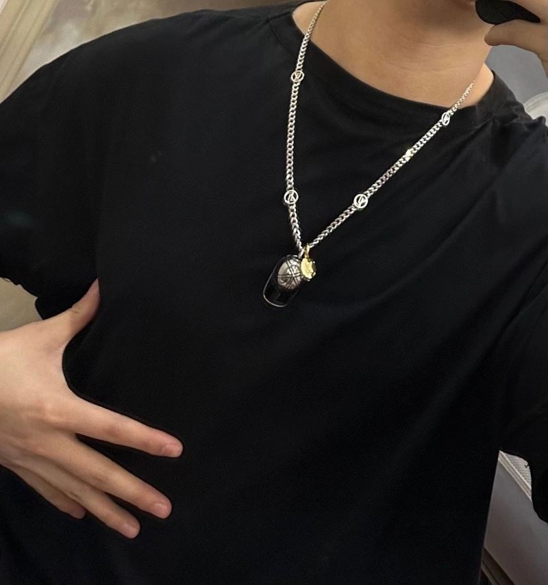 Discounted Louis Vuitton Necklaces