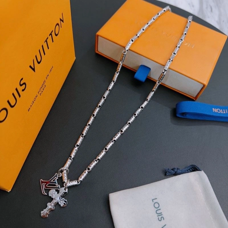 Discounted Louis Vuitton Necklaces