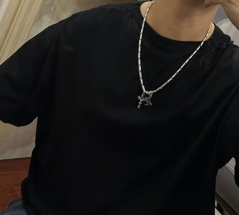 Discounted Louis Vuitton Necklaces