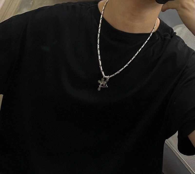 Discounted Louis Vuitton Necklaces