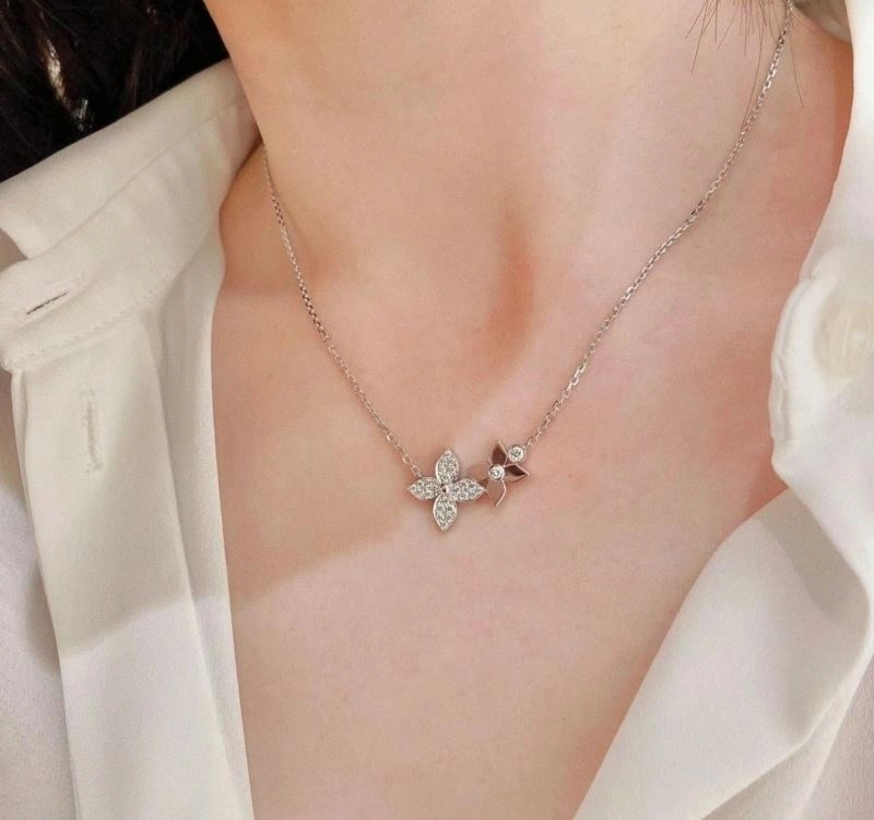 Indistinguishable Louis Vuitton Necklaces