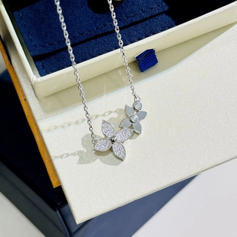 Indistinguishable Louis Vuitton Necklaces
