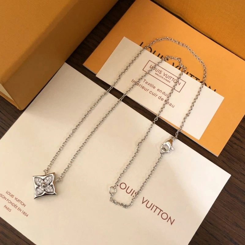 Accurate model Louis Vuitton Necklaces
