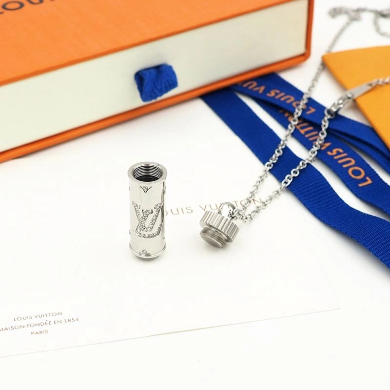 Accurate model Louis Vuitton Necklaces