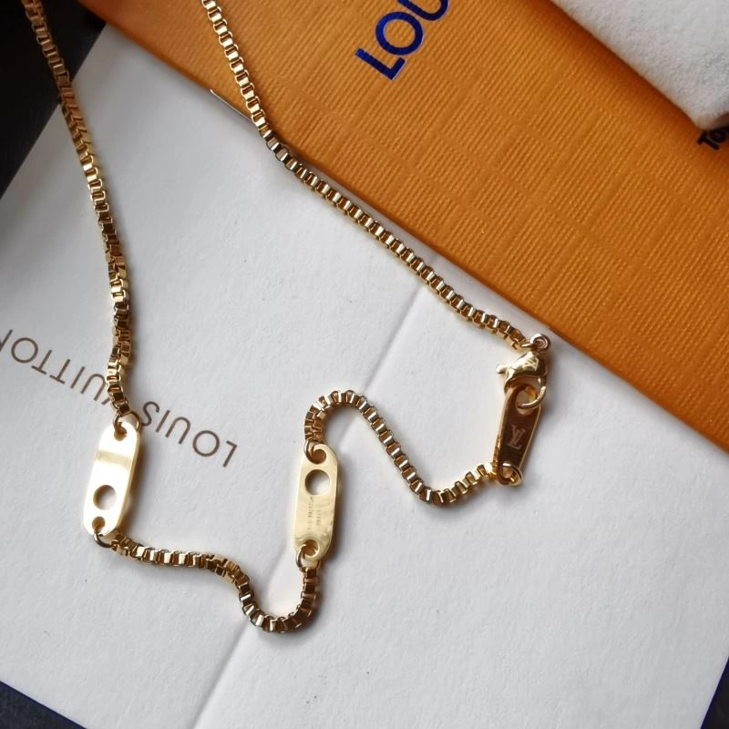 High accuracy Louis Vuitton Necklaces