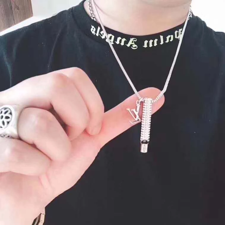 High accuracy Louis Vuitton Necklaces
