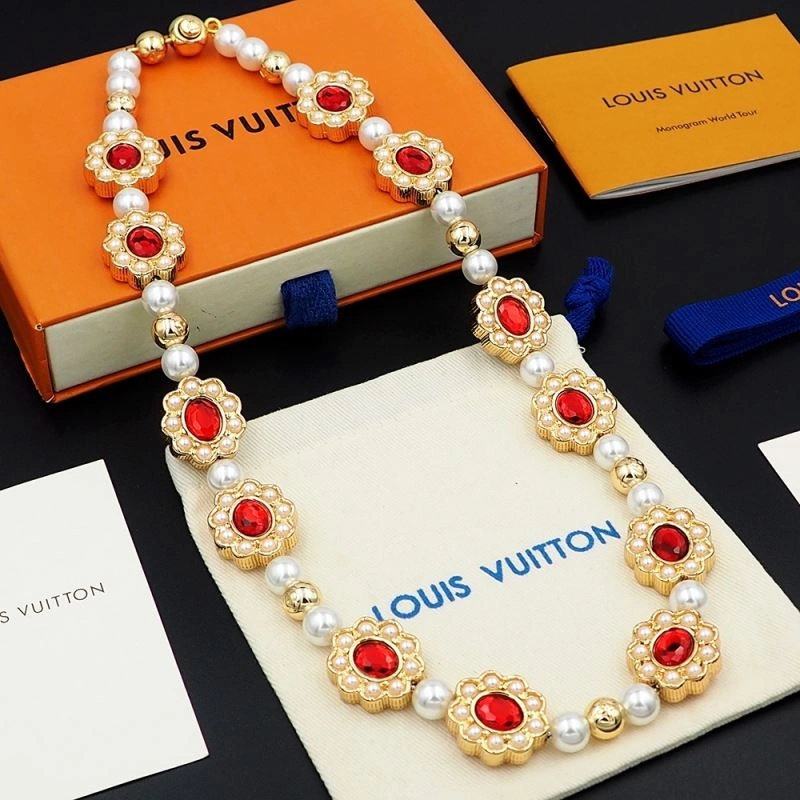Top mirror Louis Vuitton Necklaces