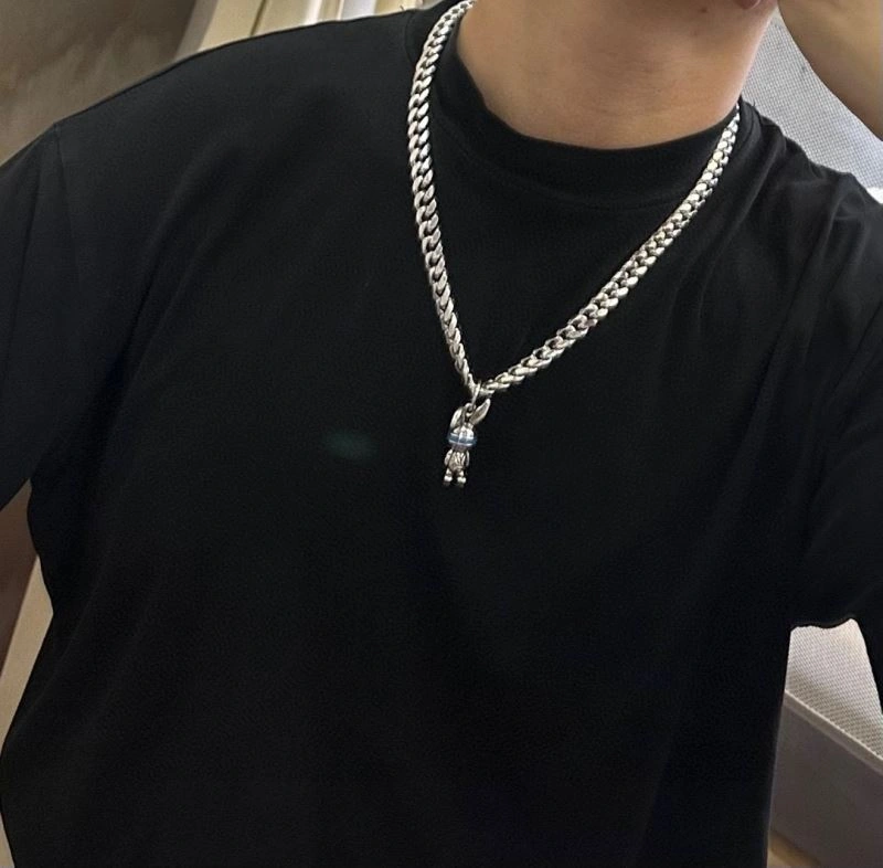 Indistinguishable Louis Vuitton Necklaces