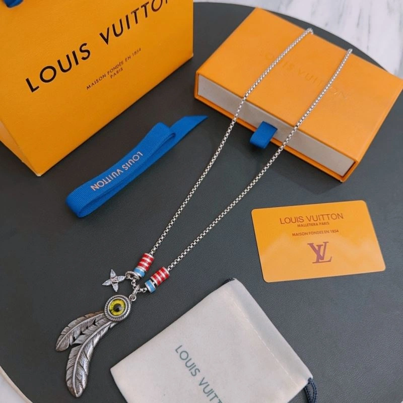 Official Louis Vuitton Necklaces