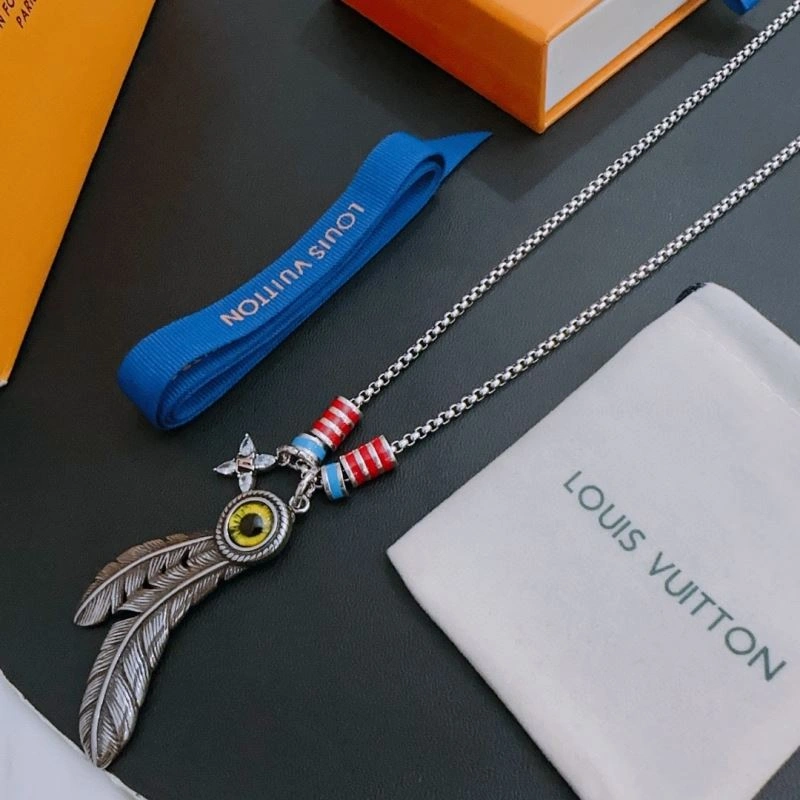 Official Louis Vuitton Necklaces