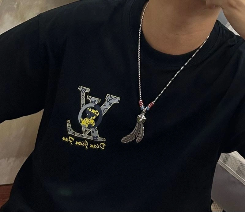 Official Louis Vuitton Necklaces