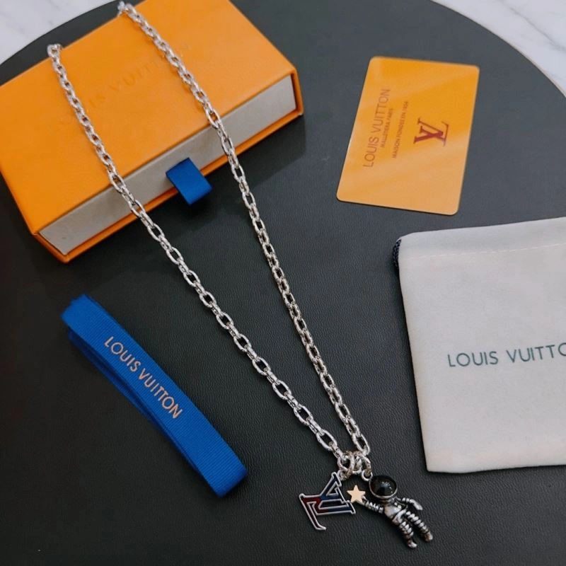High accuracy Louis Vuitton Necklaces