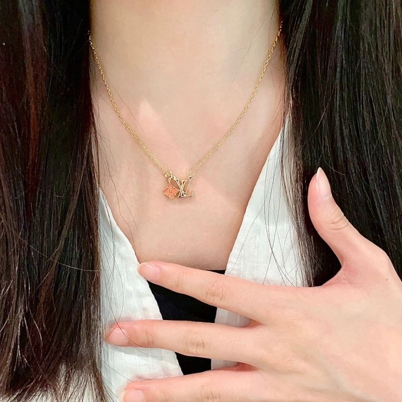 Perfect replica Louis Vuitton Necklaces