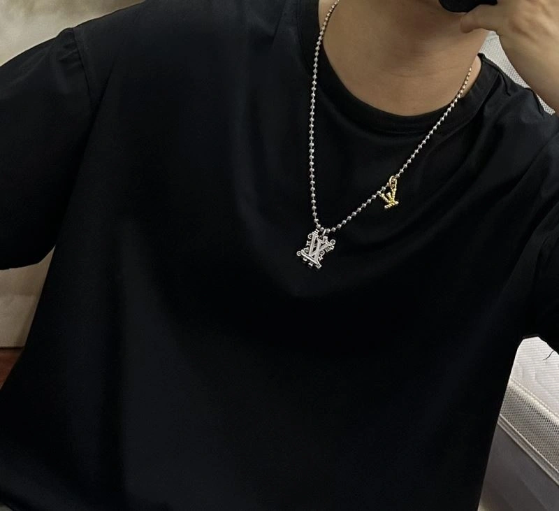 Indistinguishable Louis Vuitton Necklaces