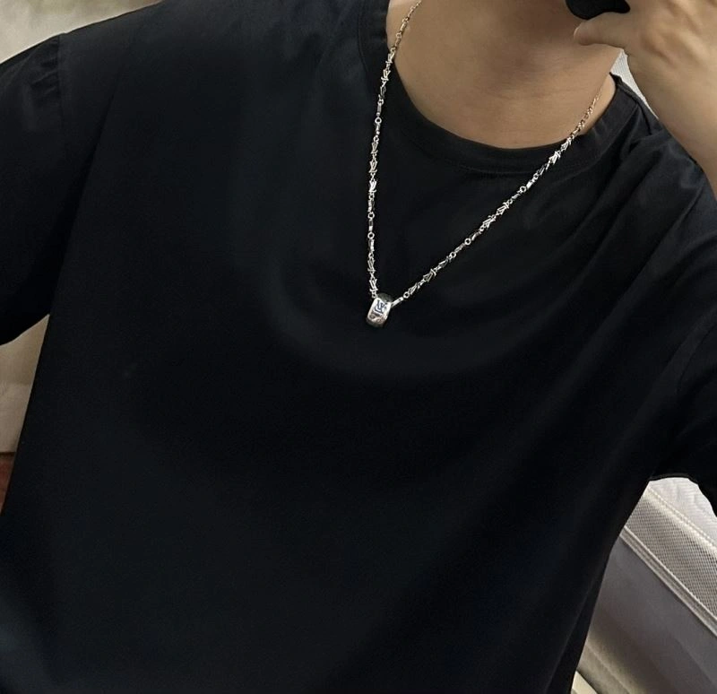 Value-priced Louis Vuitton Necklaces