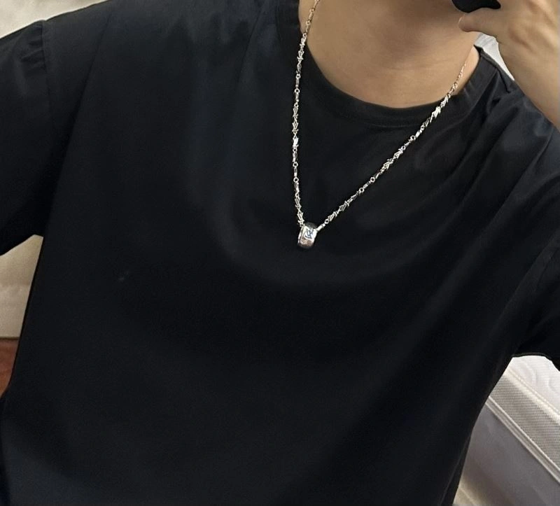 Value-priced Louis Vuitton Necklaces